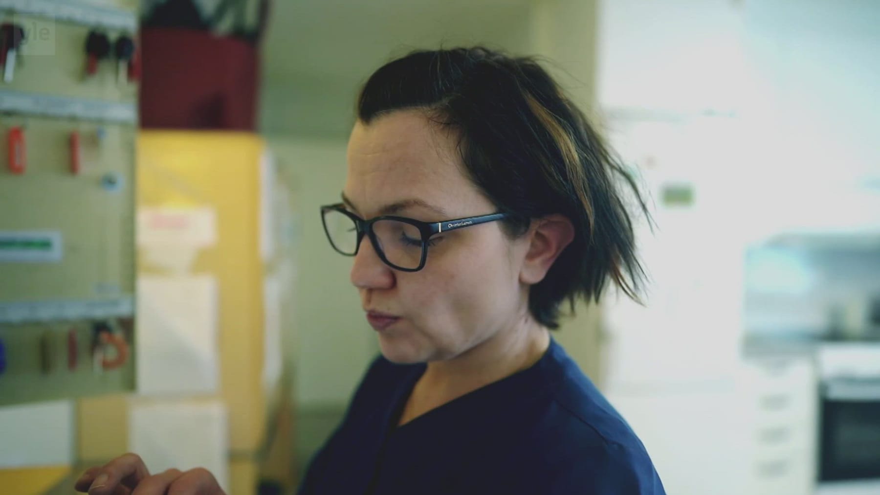 Lähihoitaja Essi Vartiainen tienaa yli 4 000 euroa kuussa – sama on ...