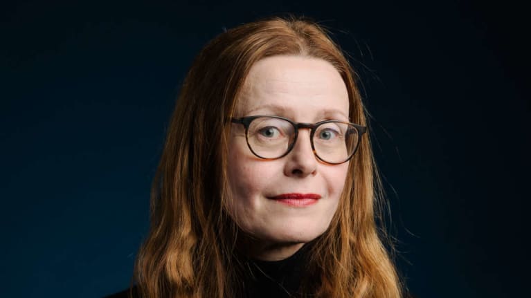 Asta Lepän kolumni: Maailma hukkuu roinaan ja riepuihin, mutta kulutus ...