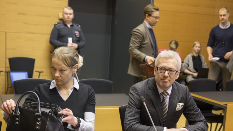 Helsingin Sanomat hyllytti selvitysten ajaksi toimittajan, jonka ...