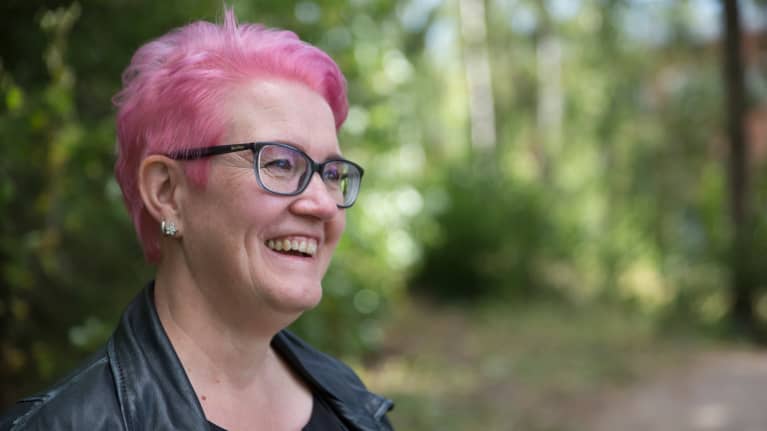 "Nyt kuolen", ajatteli Laura Salmela, 33, kun naapurin koira raateli ...