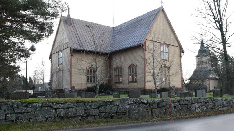 Auran kirkkoherra on nostattanut tunteita seurakunnassaan jo vuosia – Piispa: Keskeinen ongelma ...