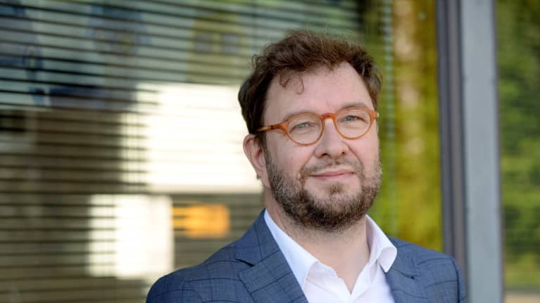 Liikenne- ja viestintäministeri Timo Harakka ehdottaa hallitukselle ...