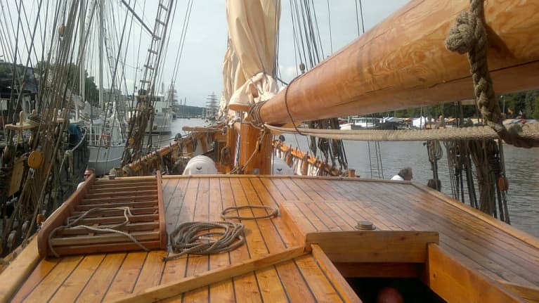 Kaljaasi Ihana ihastuttaa jokirannassa | Yle