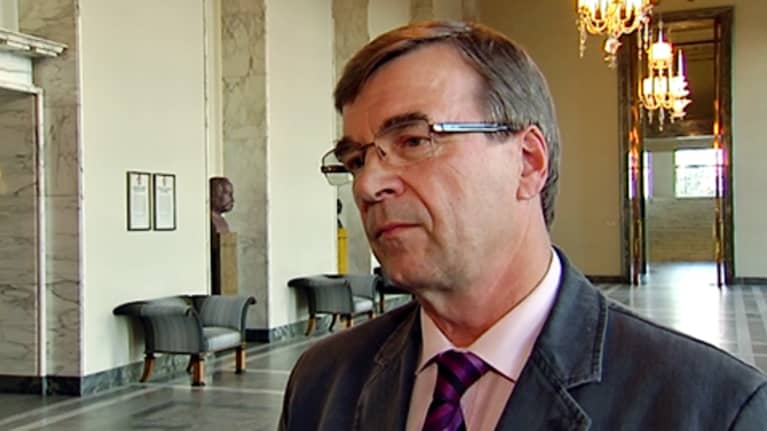 Kalli vahvistaa Oinosen puhuttelun | Yle