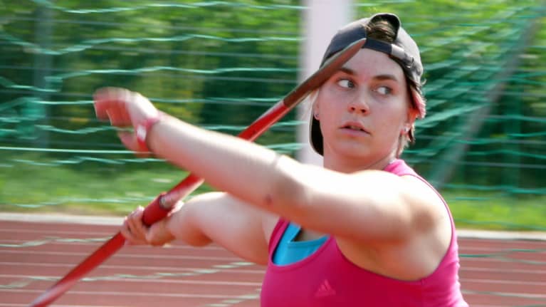 Sanni Utriainen satsaa nyt täysillä keihäänheittoon | Yle