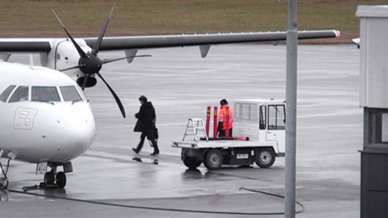 Provincial Airport Walkout Looms | Yle