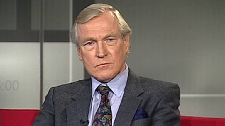 Suomalaiset - sisäsiittoiset kengänkärkiin tuijottajat | Yle