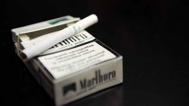 EU-parlamentti haluaa kieltää mentolisavukkeet ja täyttää tupakka-askit ...