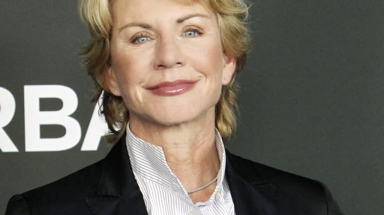 Dekkaristi Patricia Cornwell sai oikeudessa lähes 40 miljoonaa euroa | Yle