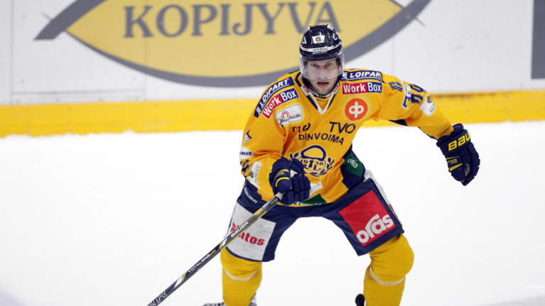 Veljet vastakkain - Lukko jatkoi Sportin kuivaa kautta | Yle