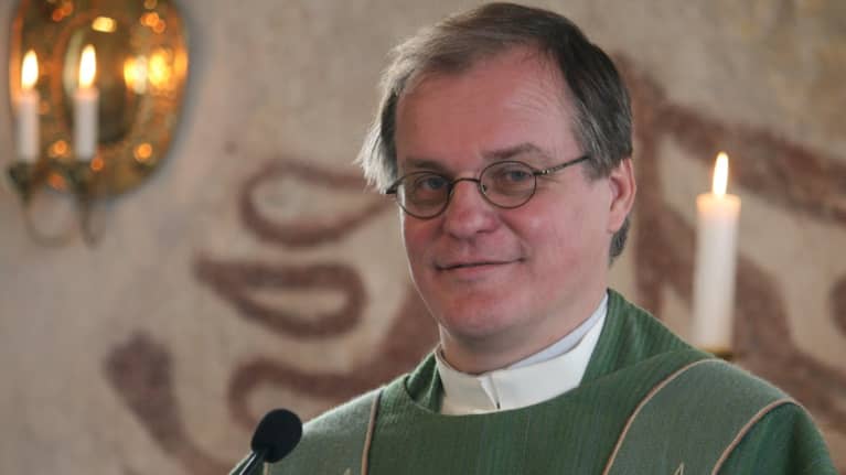 Kirkkoherra vaihtaa Inkoon Istanbuliin | Yle