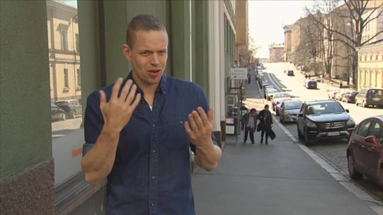 Deaf rapper Signmark breaks silence after four-year lull | Yle