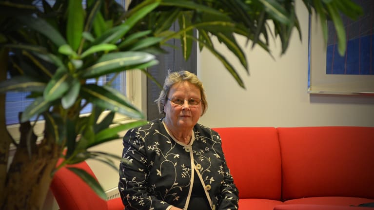Professori Helena Ranta palasi Kosovosta: "Enää en lapioon tartu" | Yle
