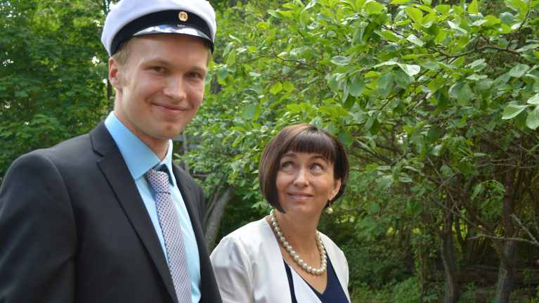 12 ällän ylioppilas Vikke Elfving haikeana juhlapäivänä: Hyvästi mamman ...