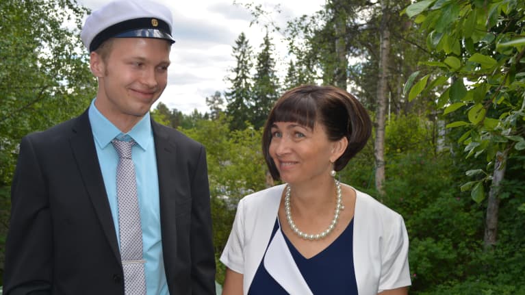 12 ällän ylioppilas Vikke Elfving haikeana juhlapäivänä: Hyvästi mamman ...