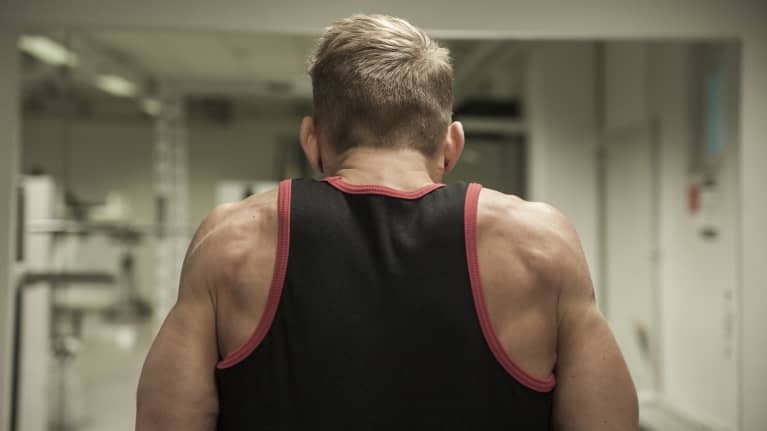 Näyttelijä Antti Launonen ryhtyi vegaaniksi ja yllättyi: "Penkistä ...