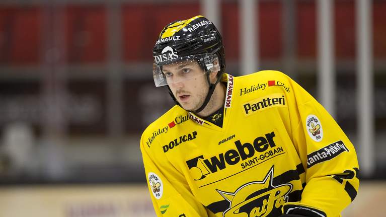 Brett Carson puolustaa loppukauden KooKoossa | Yle