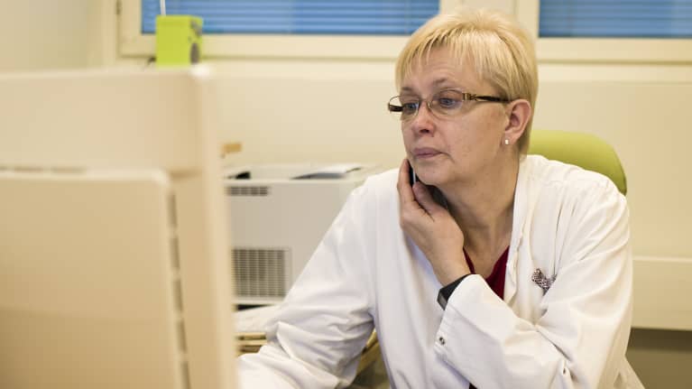 Suomessa tehdään edelleen enemmän kohdunpoistoja kuin naapurimaissa – Lääkäri: Kohdunpoisto on ...