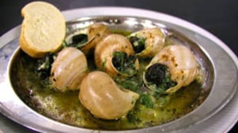 Sniglar i ört- och vitlökssmör | Recept | Svenska Yle