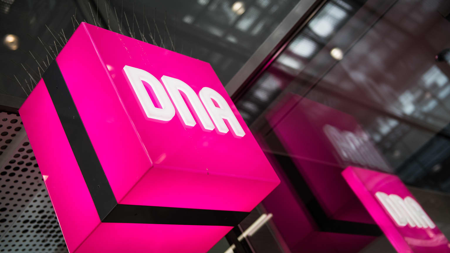 Dna Kauppa Logo Waze Sõidujuhised Sihtkohta DNA Kauppa, Jukolantie,