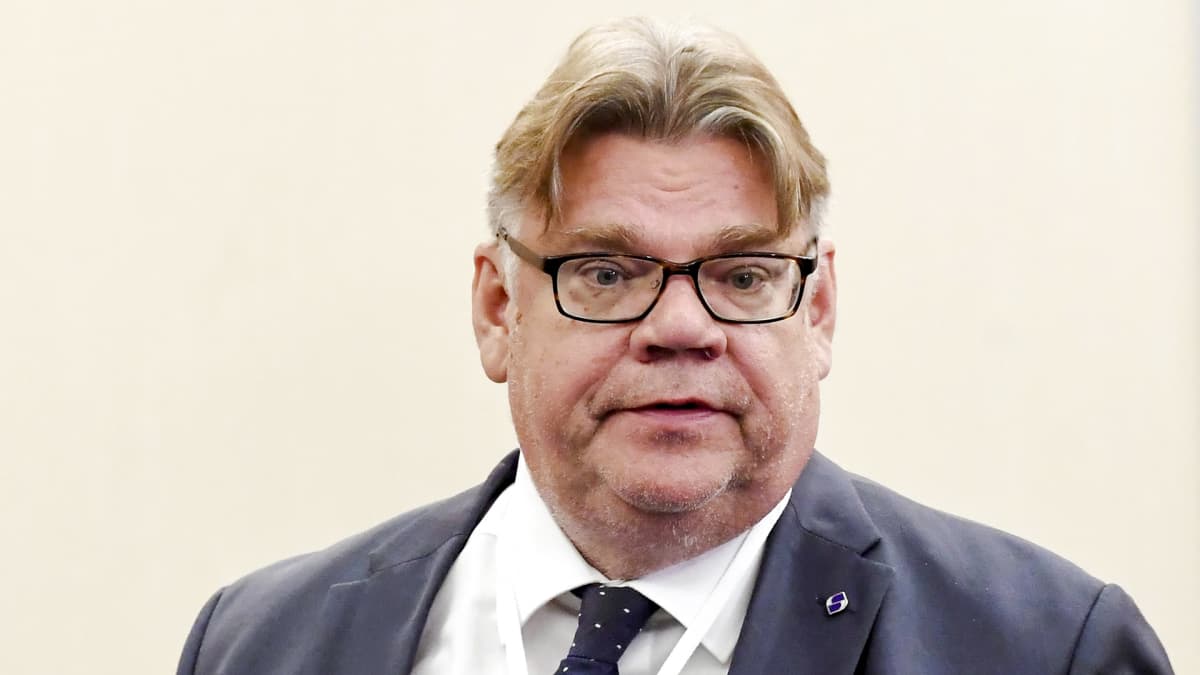 Ulkoministeri Timo Soini kotiutettu sairaalasta, sairausloma jatkuu ...