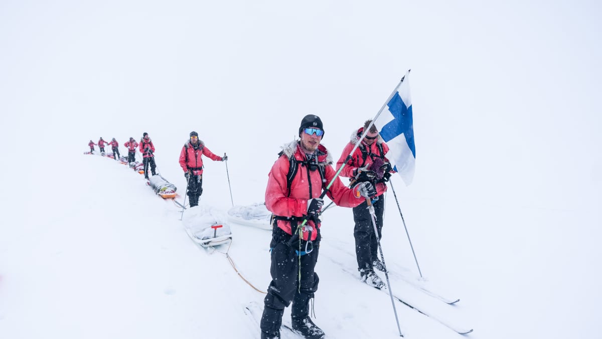 Joukko suomalaisia hiihti yli 600 kilometriä kylmän sodan aikaiselle ...