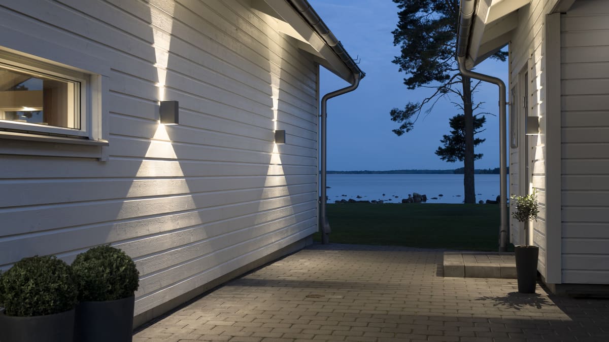 Älä sokaise naapureita ja ohikulkijoita – tyylikäs ulkovalaistus voi ...