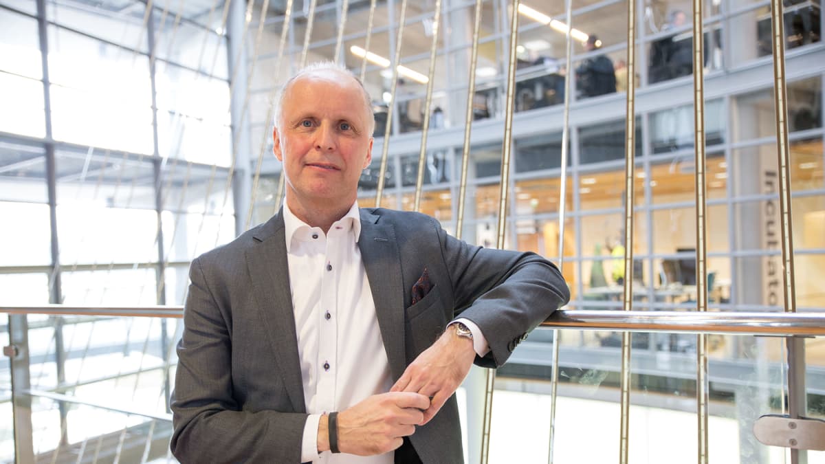 Johtamisguru: Hyvä CV ei takaa enää pomon paikkaa | Yle Uutiset