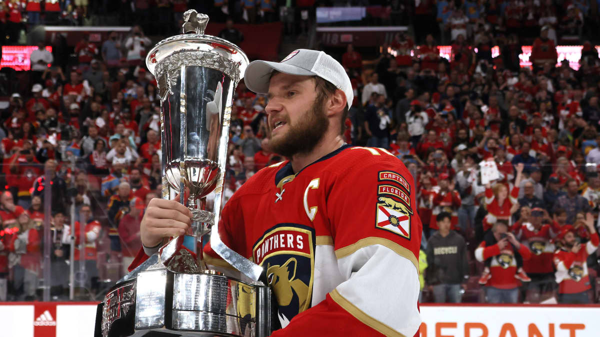 Finaaliin edennyt Florida rikkoi NHL:n tabuja konferenssipokaalin ...