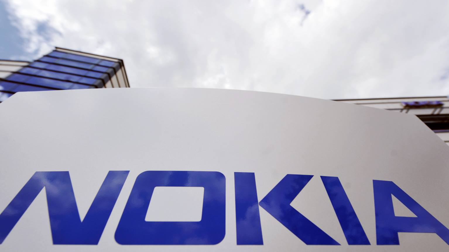 microsoft sells nokia