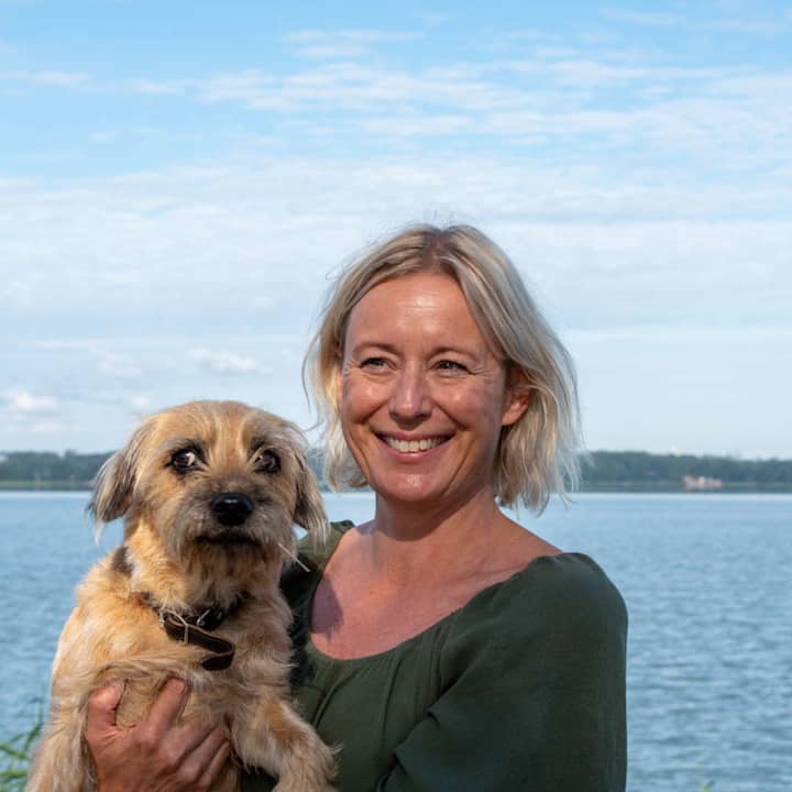 Grävande utrikesjournalisten Jessica Stolzmann tar reda på hur saker ...