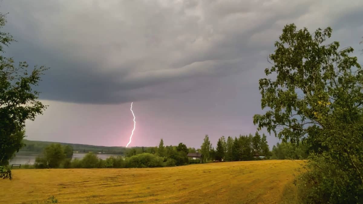 Hans-myrsky riepottelee Pohjoismaita: Åressa tulvii ja Etelä-Norjassa ...