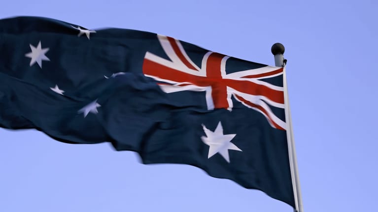 Australiassa senaattori kutsui virkavalassaan maan hallitsijaa ...