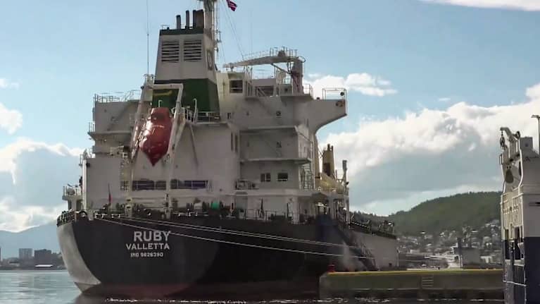 Ruby kan vara en del av Rysslands psykologiska hybridspel – fartyget har nu avbrutit sin färd ...