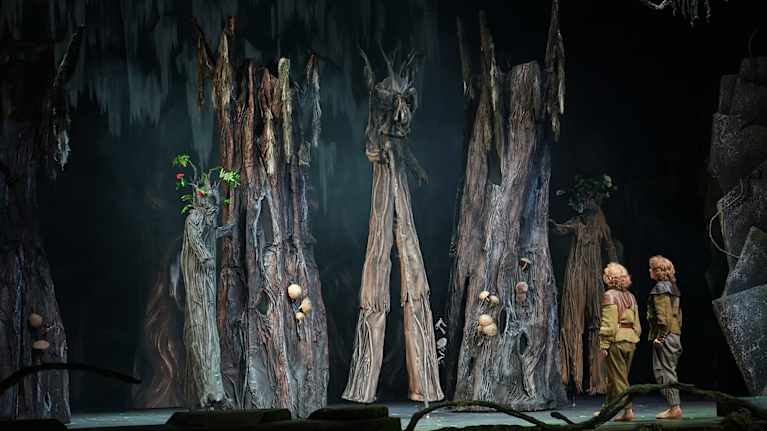 Tolkienin esitysoikeudet eivät sallineet lauluja: Tampereen Teatterin ...
