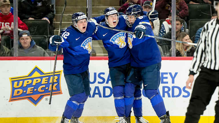 ”Helppoahan olisi sanoa suomalainen sisu” – Nuorten Leijonien sankarit ...