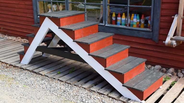 Rakenna portaat kaavan mukaan ja nouse niitä jouhevasti | Strömsö | Yle