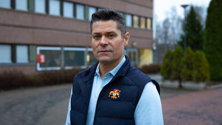 Jokerit-legendat juhlivat SM-liigan päätöstä Alpeilla – puheen­johtaja ...