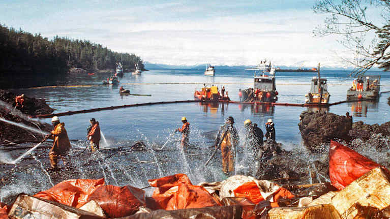 Professori arvioi Ukrainan iskuja Venäjän varjo­laivaston tankkereihin Mustalla­merellä: ”Ei ...