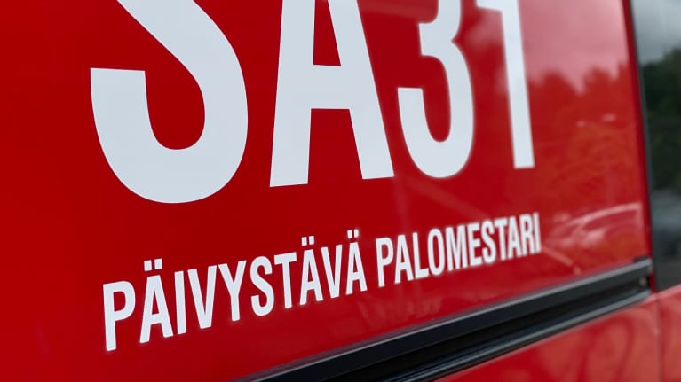 Pihauunista näkyvät liekit aiheuttivat hälytyksen suuresta ...