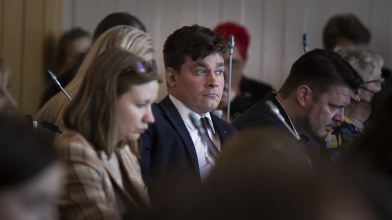 Tampereen näkyvä kokoomuspoliitikko Ilkka Sasi syyttää, että hänen ...