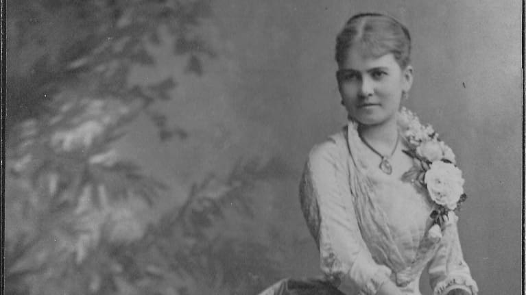 Sångerskan Emma Engdahl hyllas | Västnyland | Svenska Yle