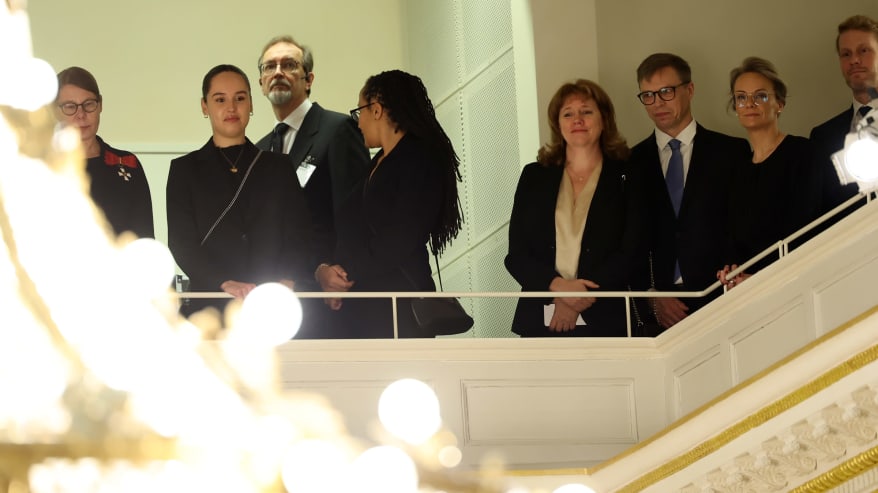 Tämä kuva näyttää hetken, kun Alexander Stubbista tuli presidentti ...