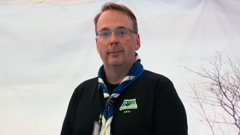 Tuhannet partiolaiset leireilevät hirmuhelteissä Etelä-Koreassa – Suomen joukkueenjohtaja: ”On ...