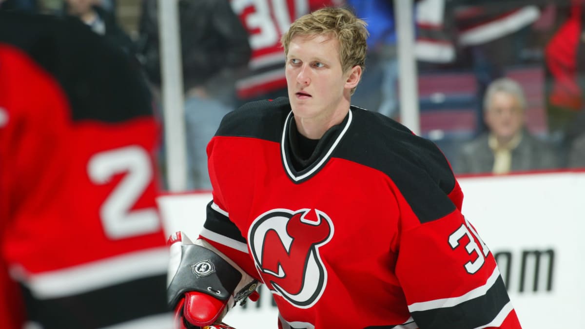 Suomalaismaalivahti Ari Ahonen kertoo erikoisesta roolista NHL:n ...