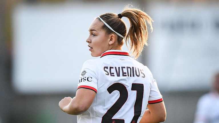 Helmareiden Oona Sevenius ei voi käsittää kohtaloaan AC Milanissa: ”Sen ...
