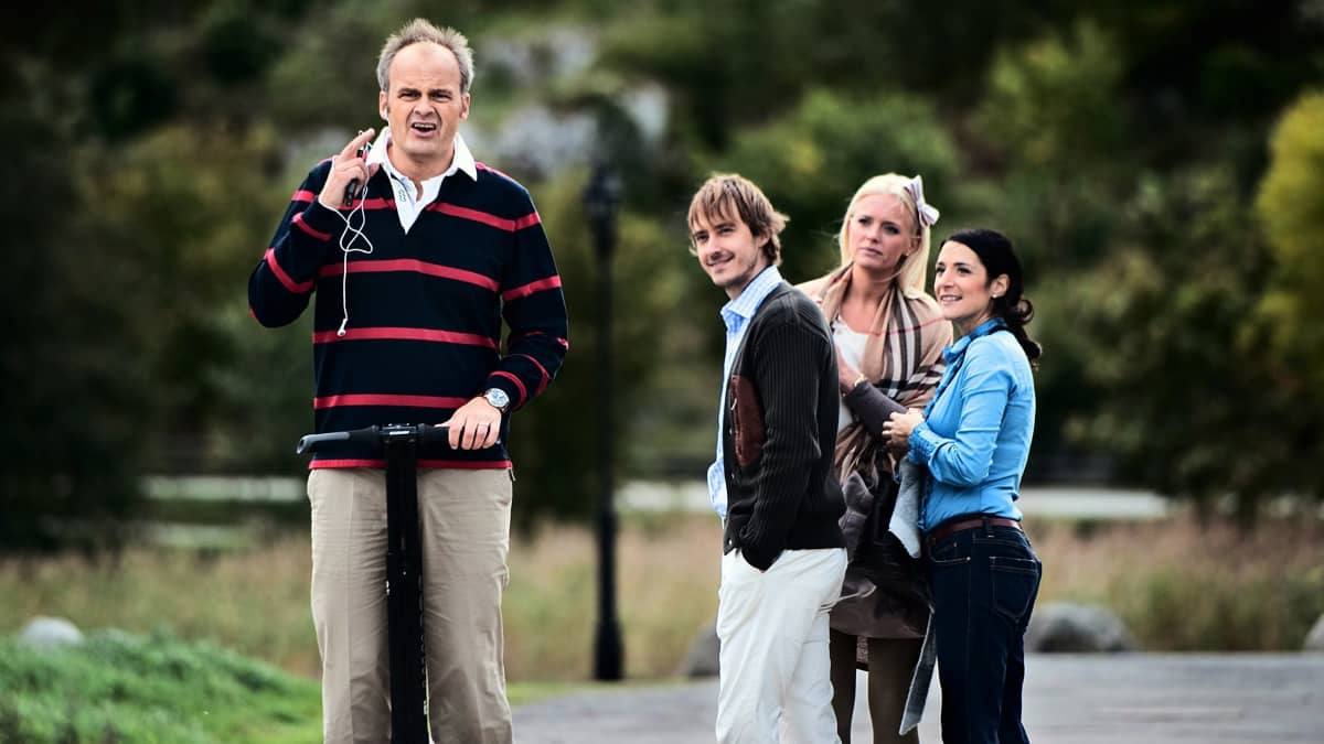 Solsidan-näyttelijä Rebecka Teper on kuollut 50-vuotiaana | Ulkomaat | Yle