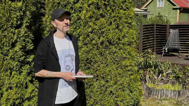 HIMin entinen kosketinsoittaja kertoo, kuinka menetti mielenterveytensä ...