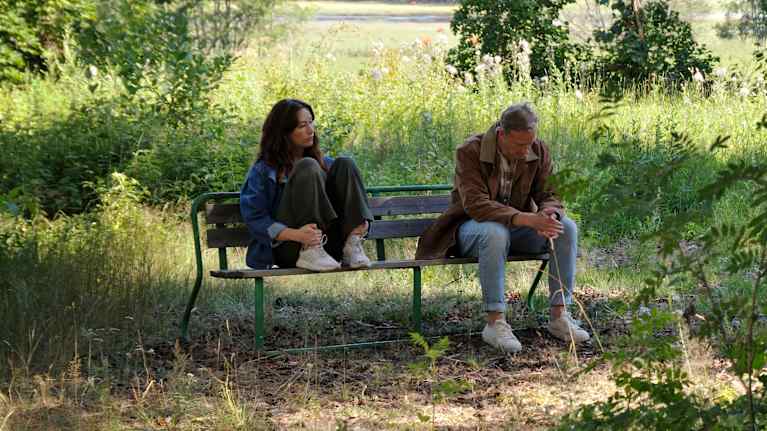 Recension: Underhållning eller undervisning? Pojken i grannhuset ger ett tabubelagt ämne en lite ...