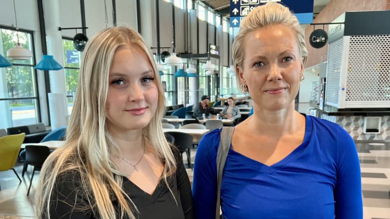 "On vähän myöhäistä enää mitään peruutella" – matkustajat kertovat ...